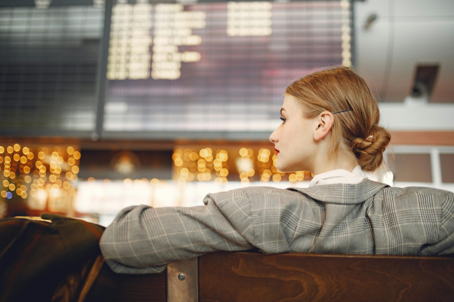 How to Talk to a Girl on Flight: Tips and Advice for Initiating and ...